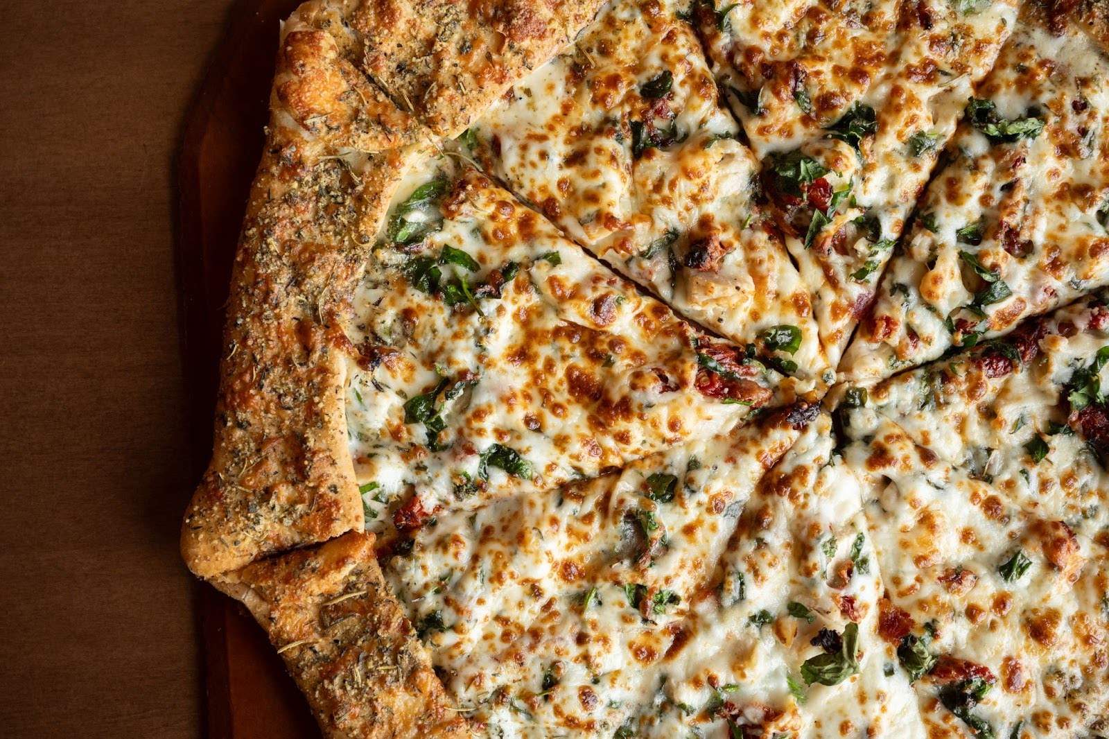 Best Pizza Crust Guide | Thin, Deep-Dish & Specialty Crusts | Green ...